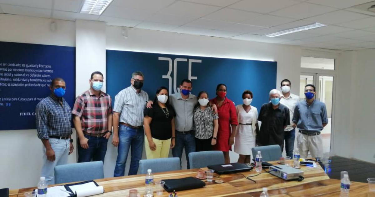 Encuentro de la Ministra de Comunicaciones con la Junta Directiva del ... Encuentro de la Ministra de Comunicaciones con la Junta Directiva del ...